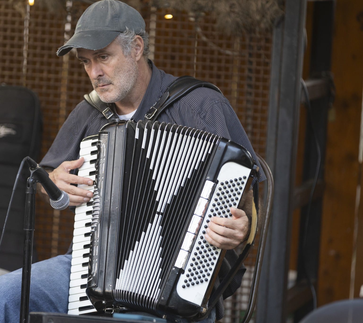 Photo gallery: Aaron Lacombe at Pint and Plow – The Kerr County Lead