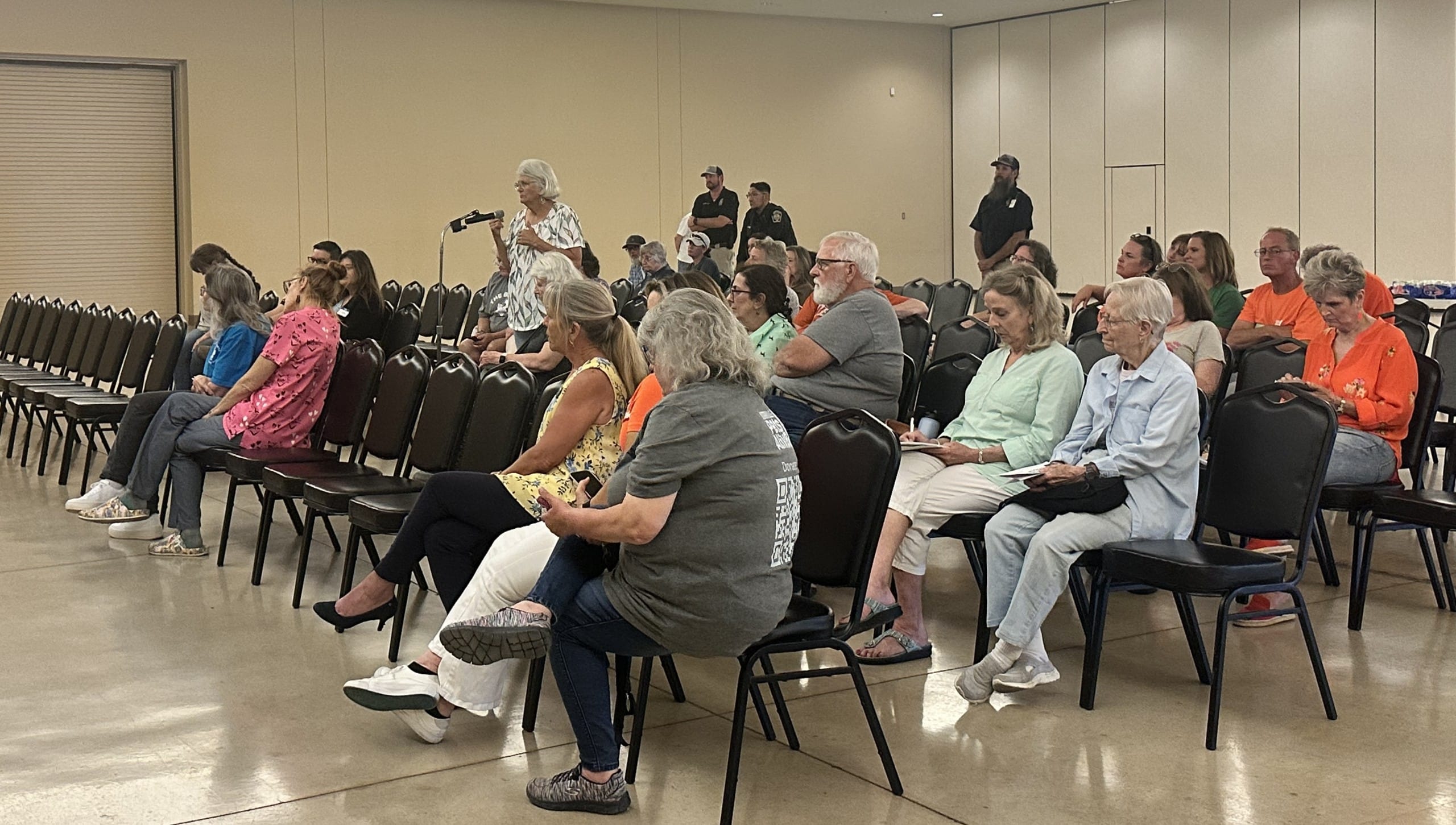 Kerrville discusses community cat program to address feral population ...