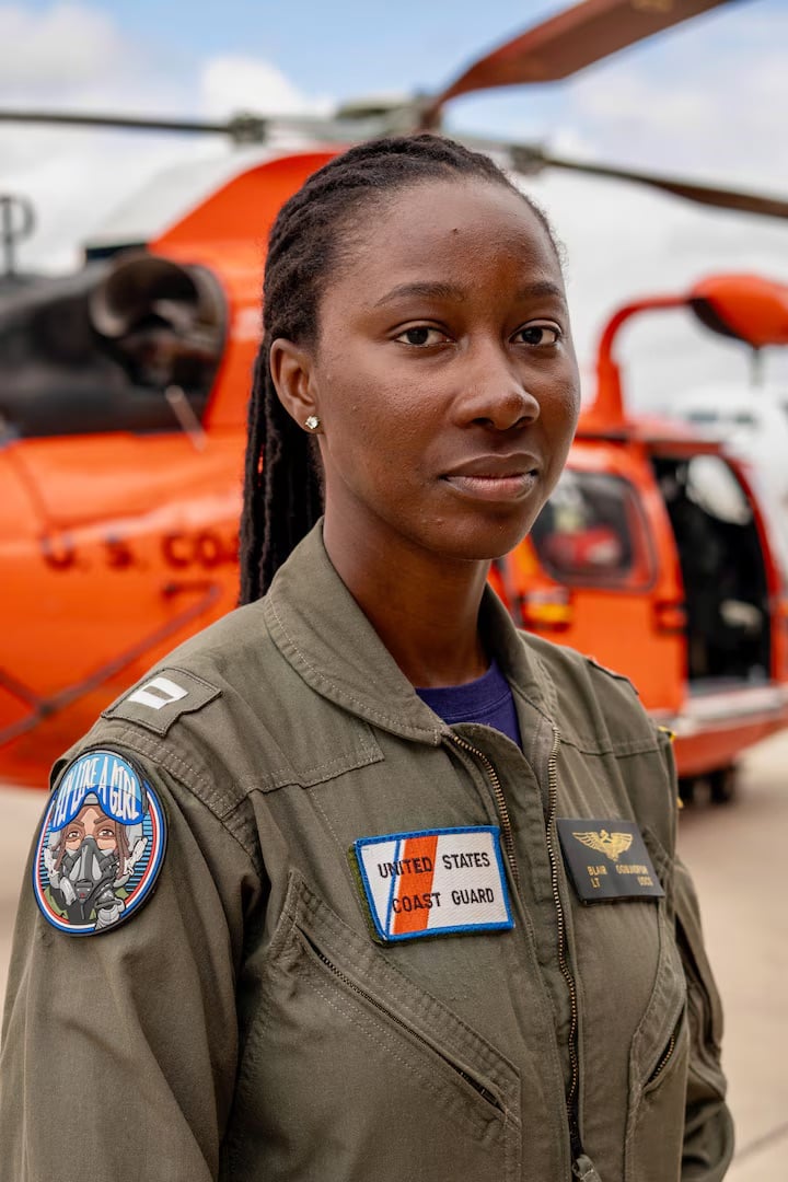 U.S. Coast Guard presents medals to 4 who answered first on July 4 ...
