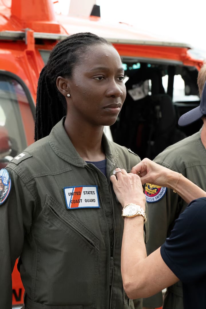 U.S. Coast Guard presents medals to 4 who answered first on July 4 ...