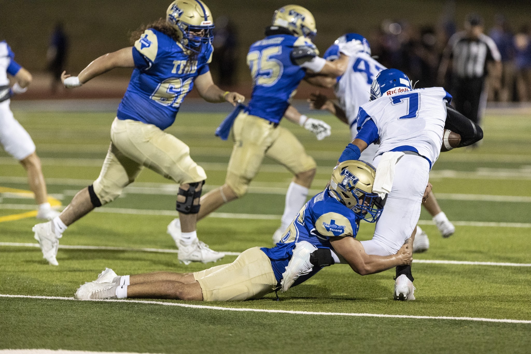 Tivy runs past Del Rio in emotional home opener to 2025 football season ...