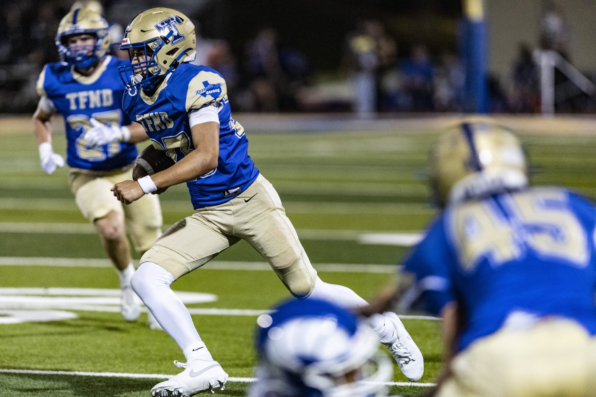 Tivy runs past Del Rio in emotional home opener to 2025 football season ...
