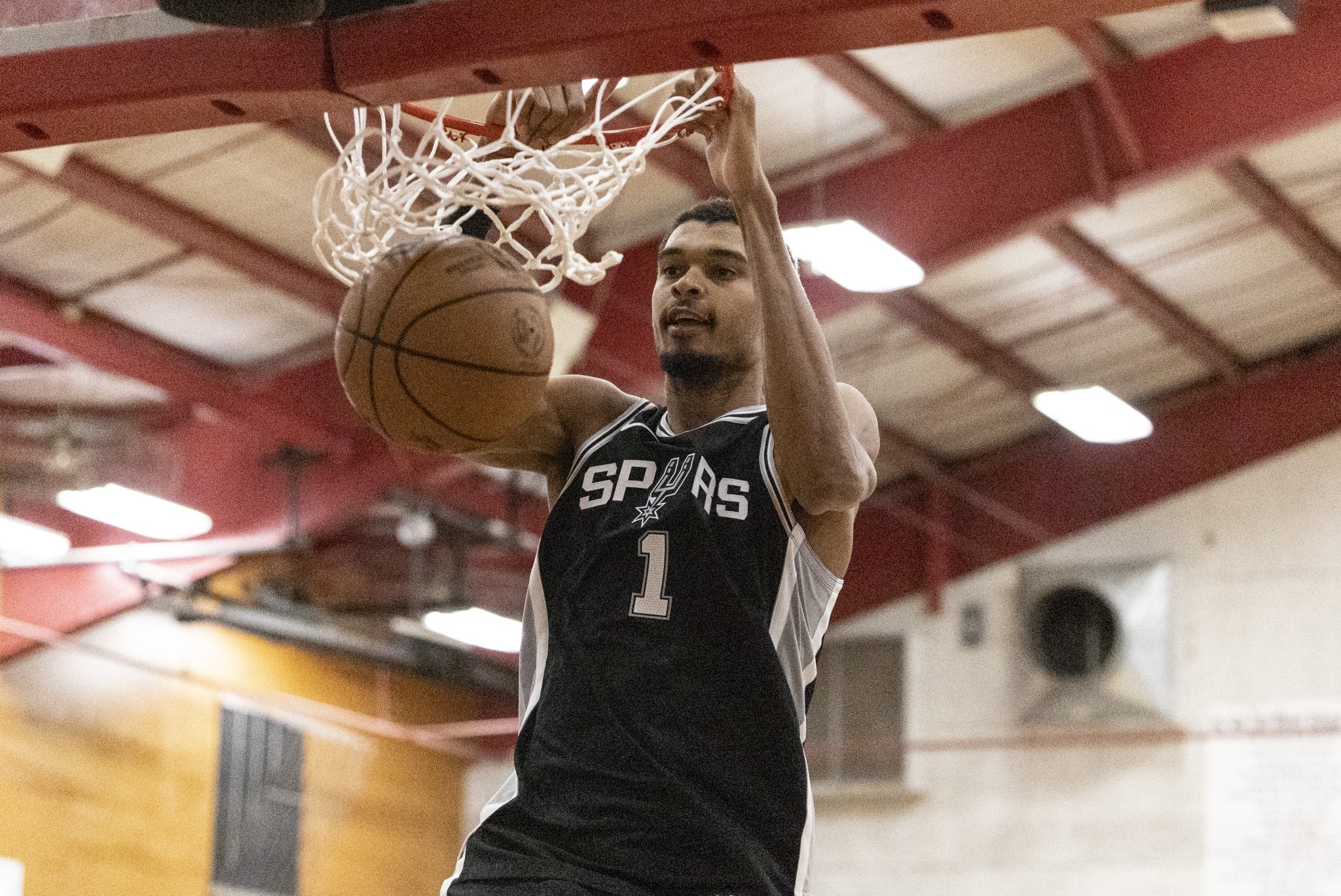 Photo gallery: The San Antonio Spurs visit Ingram Tom Moore High School ...